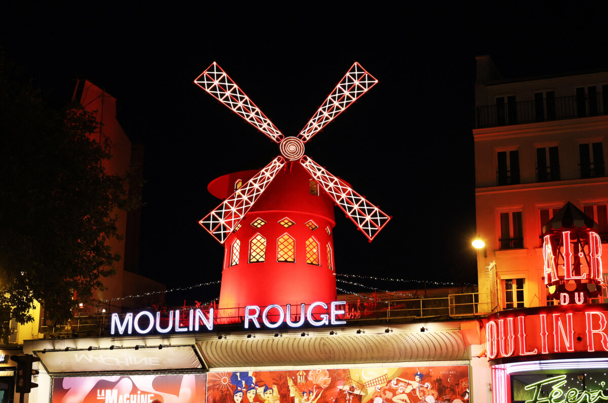 Photo : Illustration du cabaret "Le Moulin Rouge" à Paris le 7 novembre ...