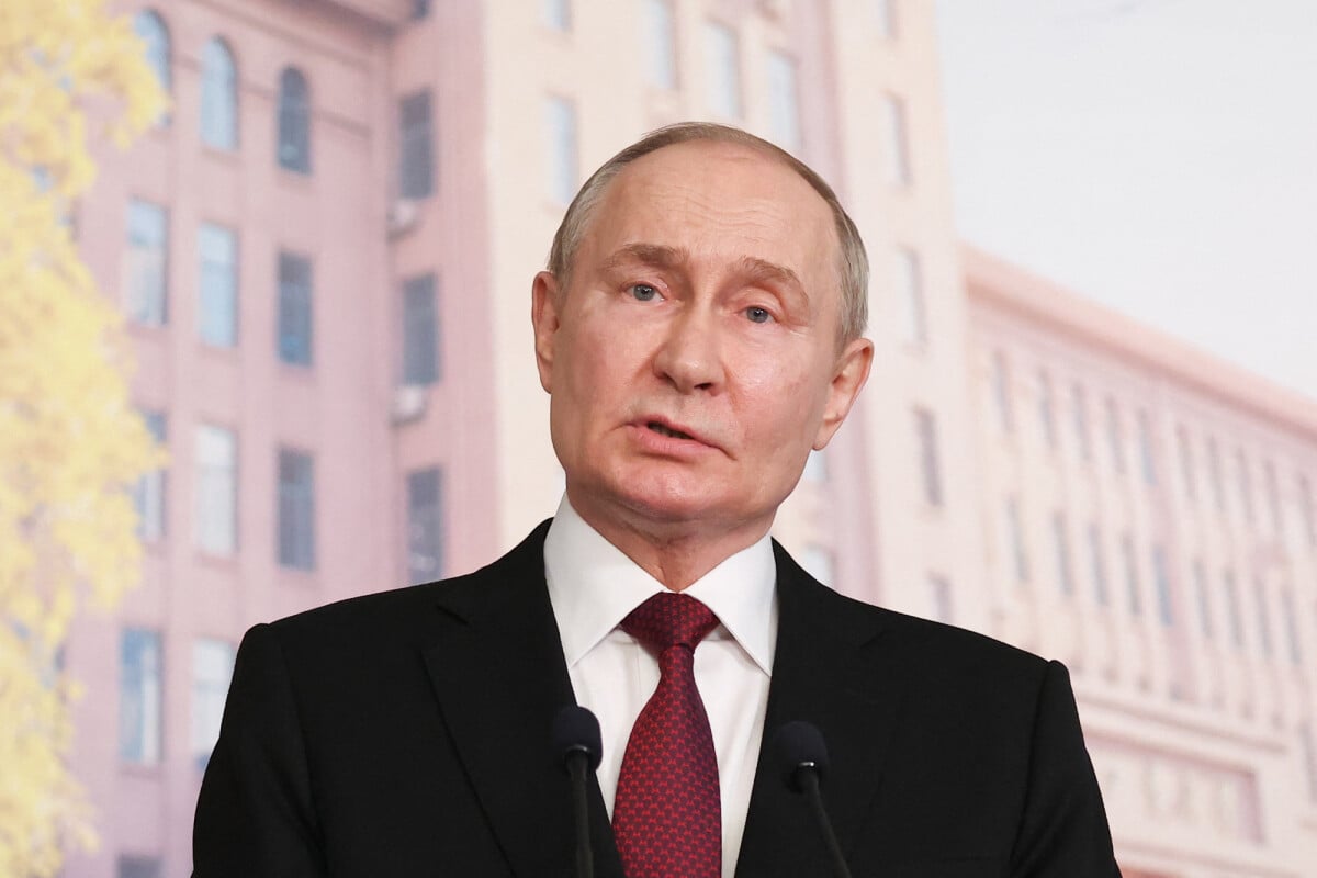 Photo Le Président Vladimir Poutine Lors Dune Conférence De Presse à