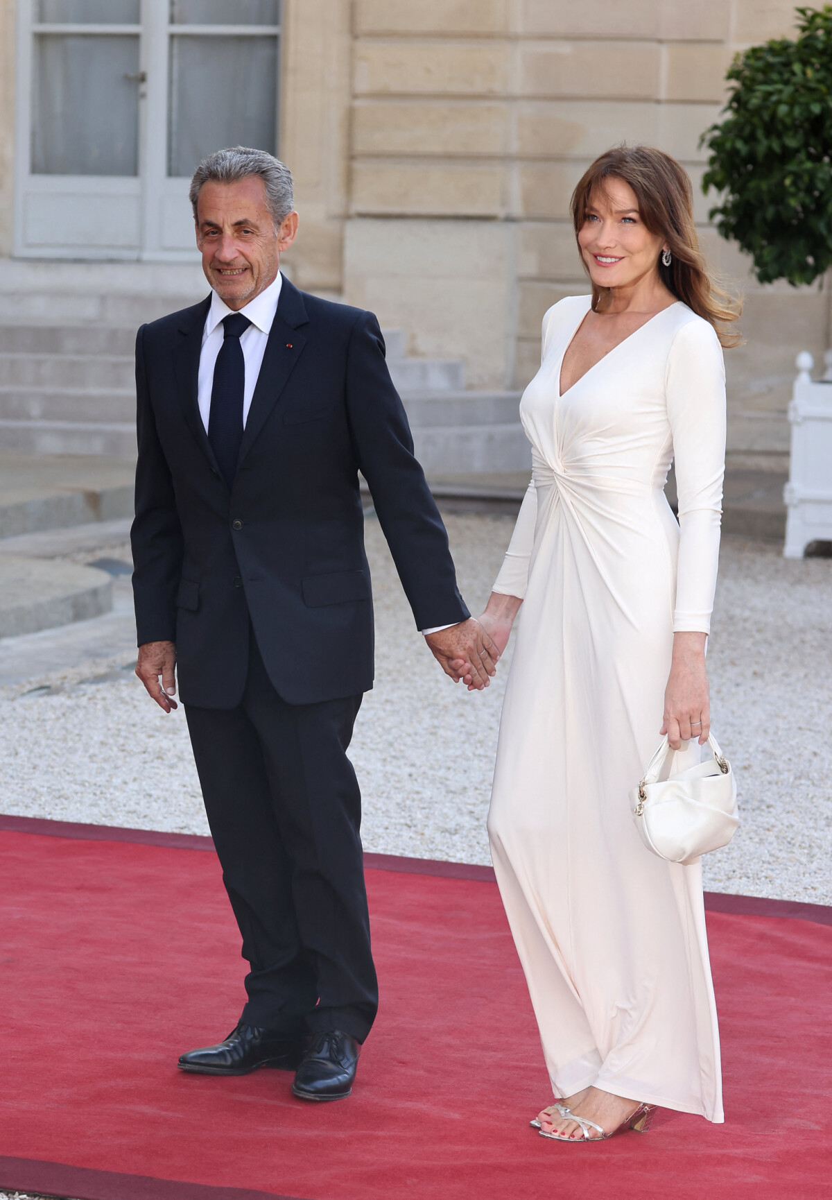 Photo : Carla Bruni était superbe avec Nicolas Sarkozy dans sa robe blanche pour le dîner d'état ...