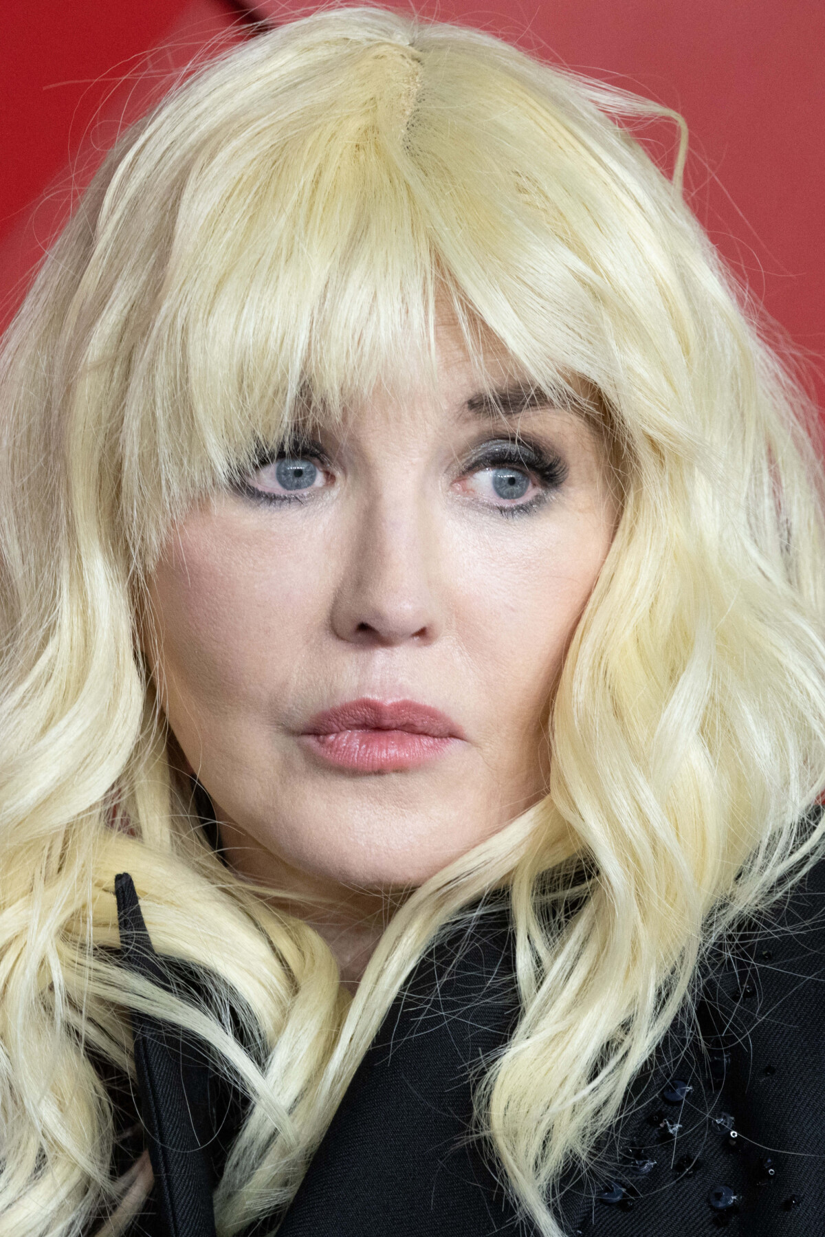 Photo : Isabelle Adjani assiste aux Fashion Awards 2022 présentés par ...