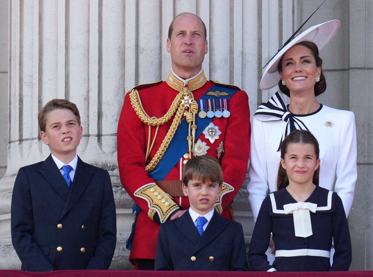Photo : Elle est allée avec son père William et son frère George voir ...