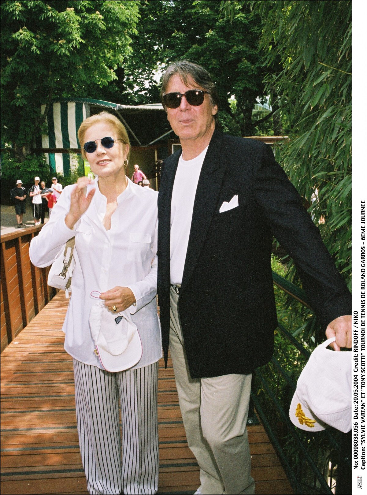 Photo : Sylvie Vartan et Tony Scotti lors du tournoi de Roland Garros - Purepeople