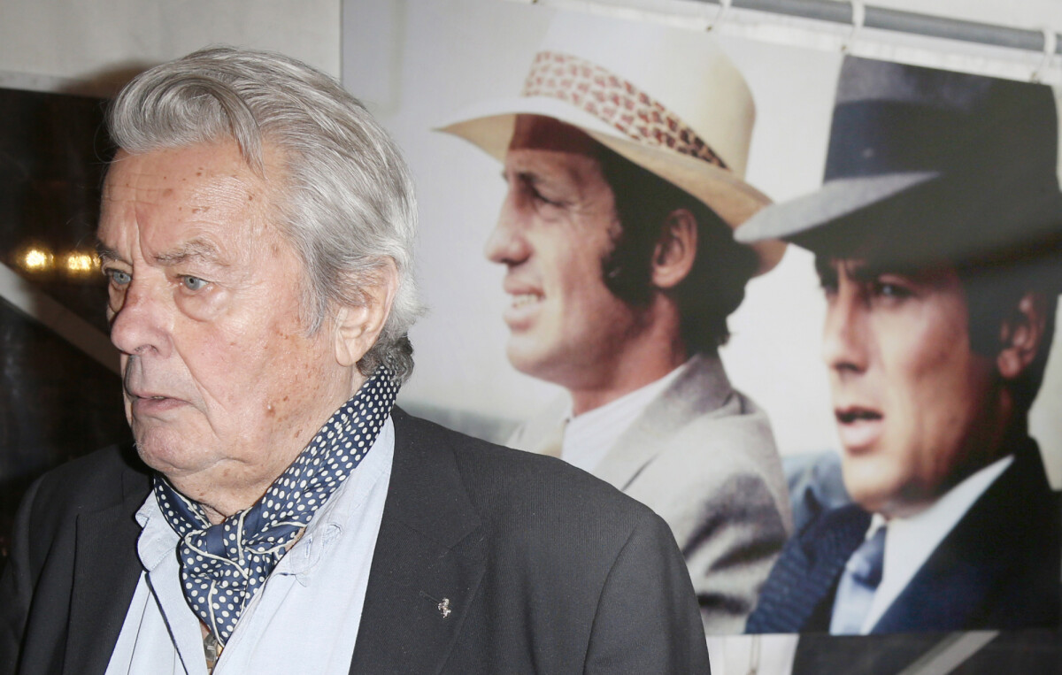 Photo : Alain Delon - Célébrités lors de l'inauguration de la grande ...