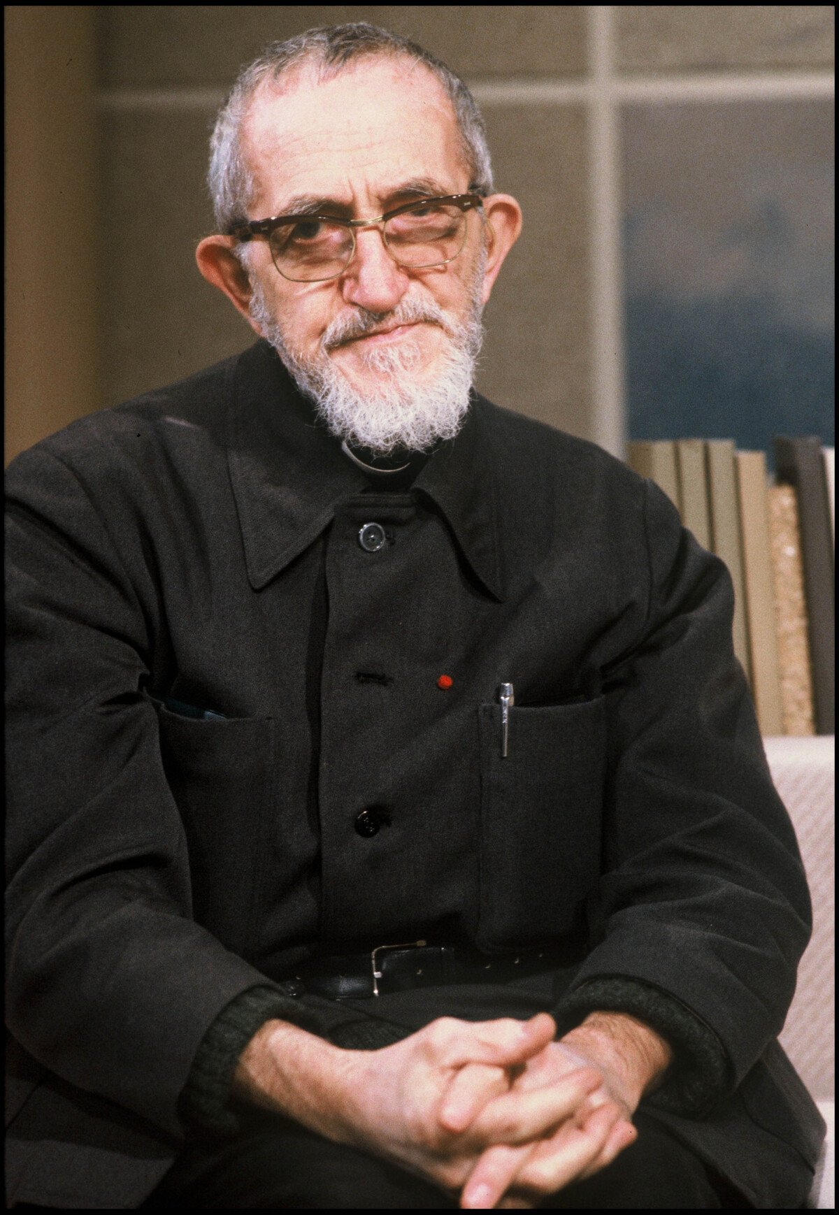 Photo : L'abbé Pierre en 1987 - Purepeople
