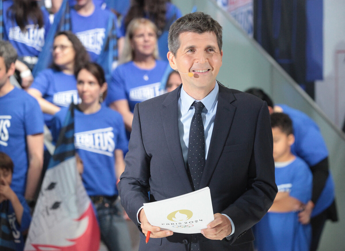 Photo : Il a depuis rejoint RTL. Les porte-drapeaux pour les Jeux ...