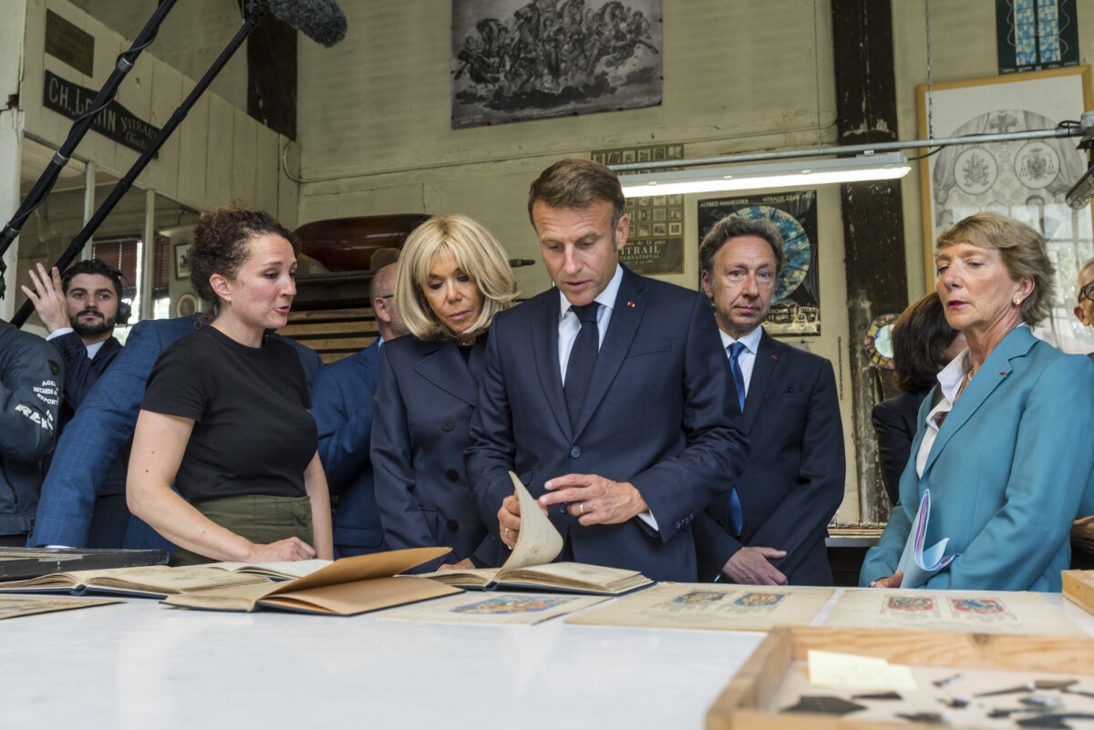 Photo : Stephane Bern, Emmanuel Macron et Brigitte Macron - Déplacement ...