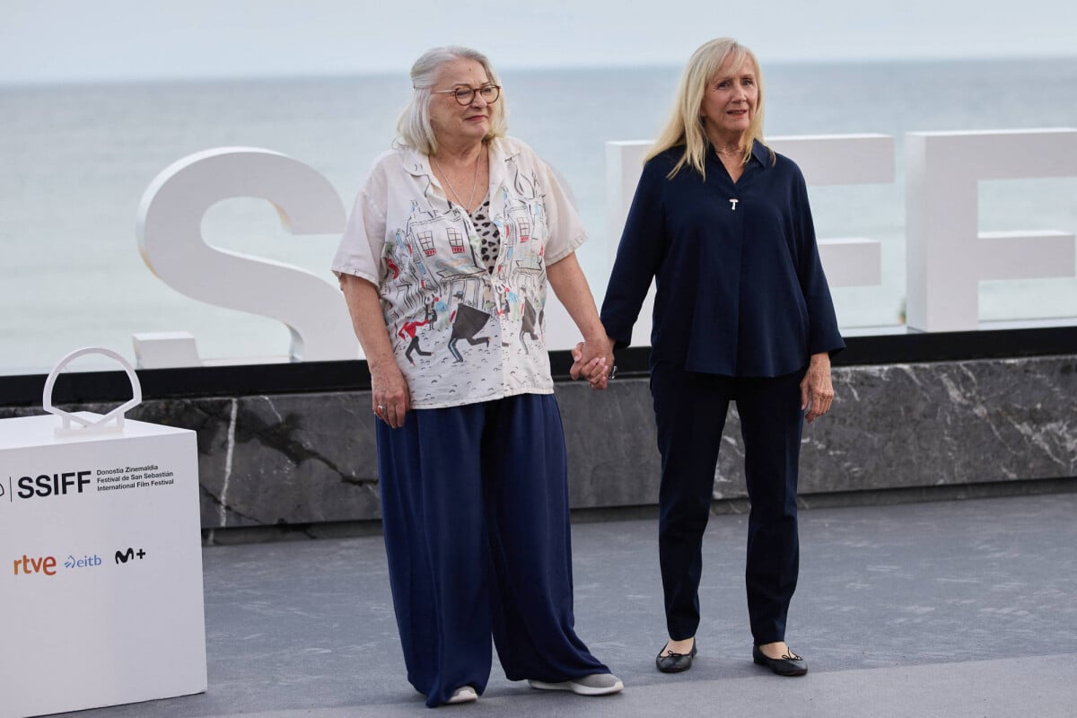 Photo : Josiane Balasko et Hélène Vincent au photocall du film "Quand vient l'automne" lors de ...