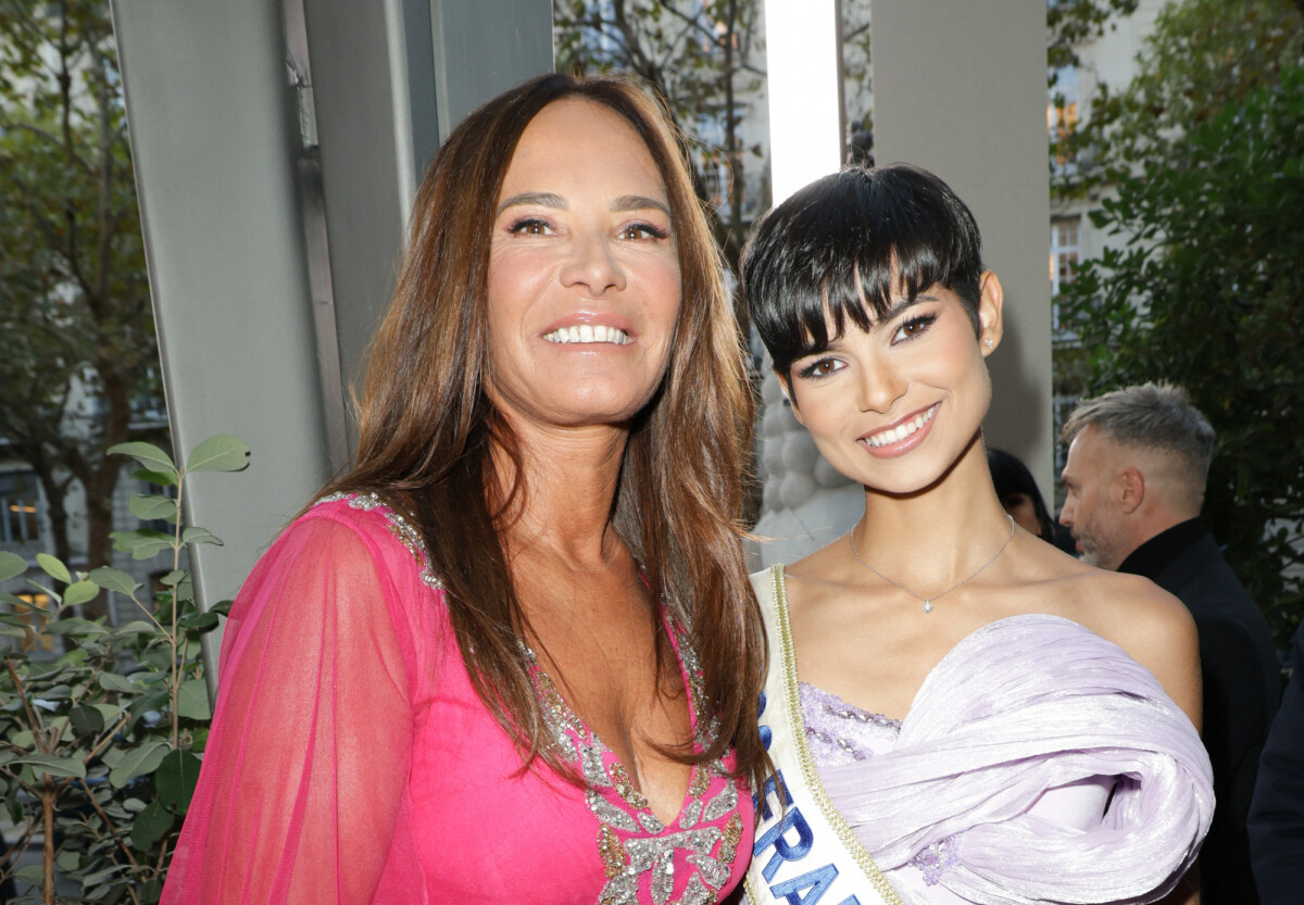 Photo : Nathalie Marquay et Eve Gilles (Miss France 2024) - Photocall ...