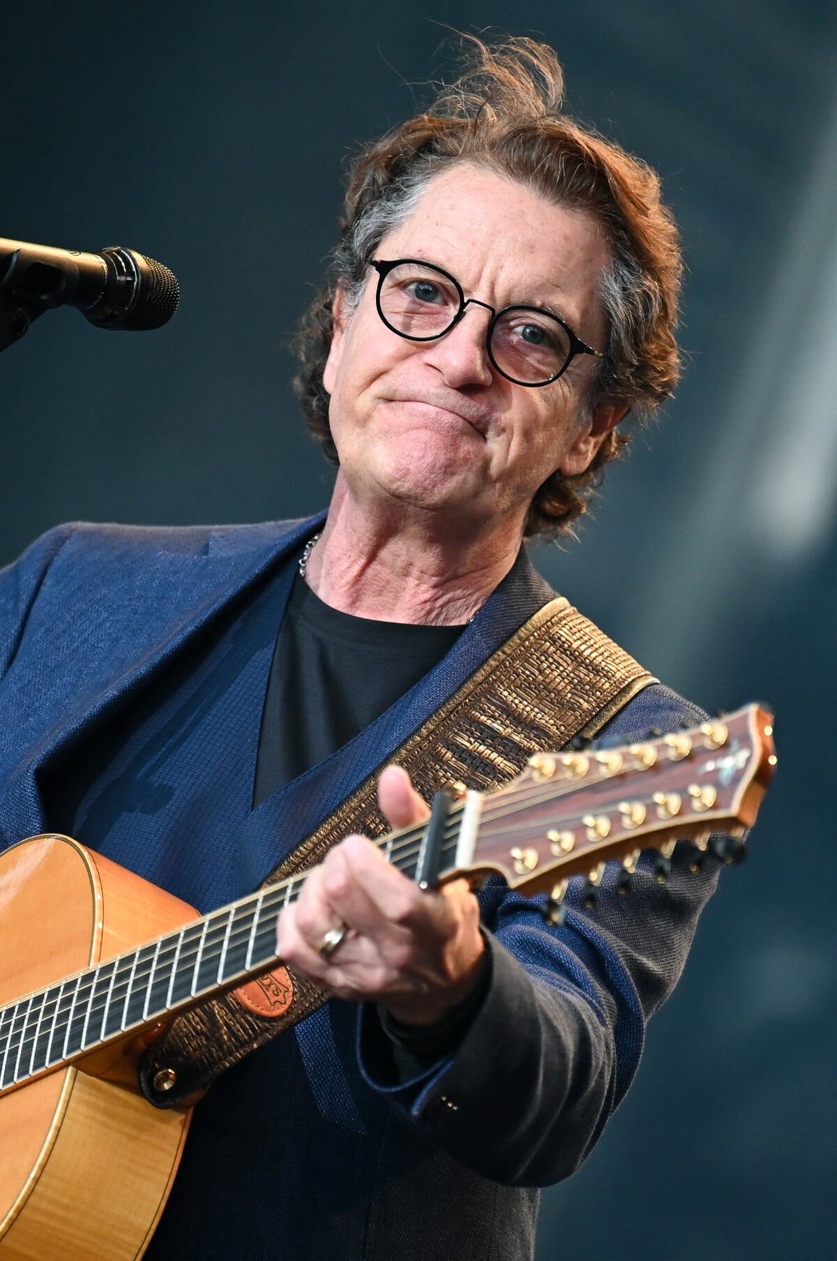 Photo : Francis Cabrel sur la scène du festival des Francofolies 2021 à ...