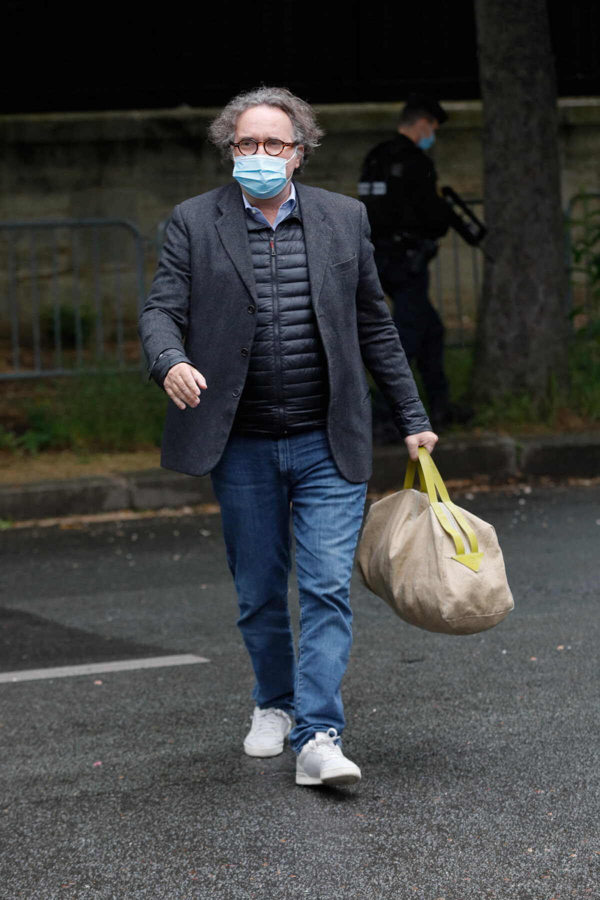 Photo : Grégoire Bonnet arrive à l'enregistrement de l'émission ...
