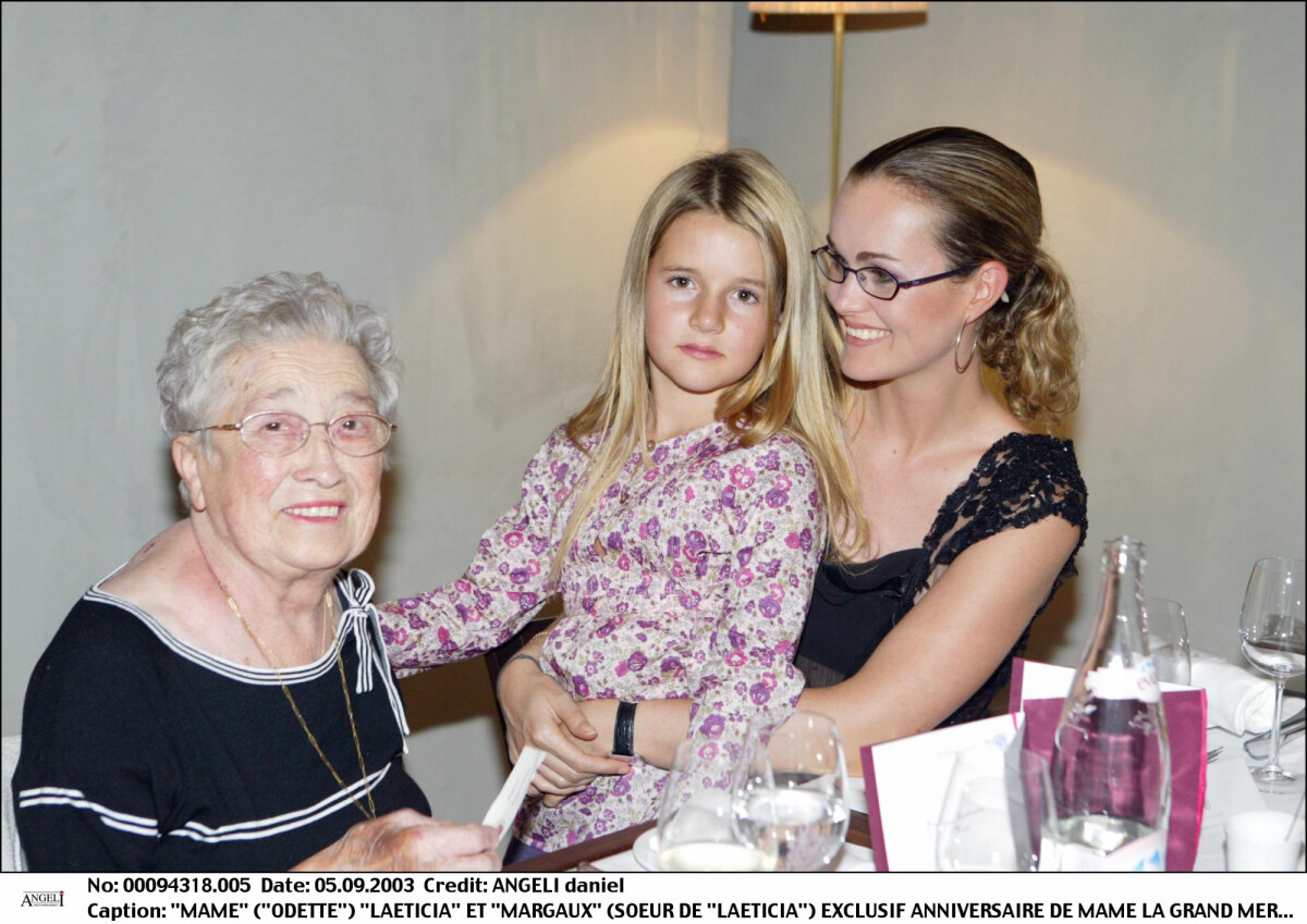 Photo : Exclusif - Mame (Odette) - Laeticia Hallyday et Margaux (demi ...