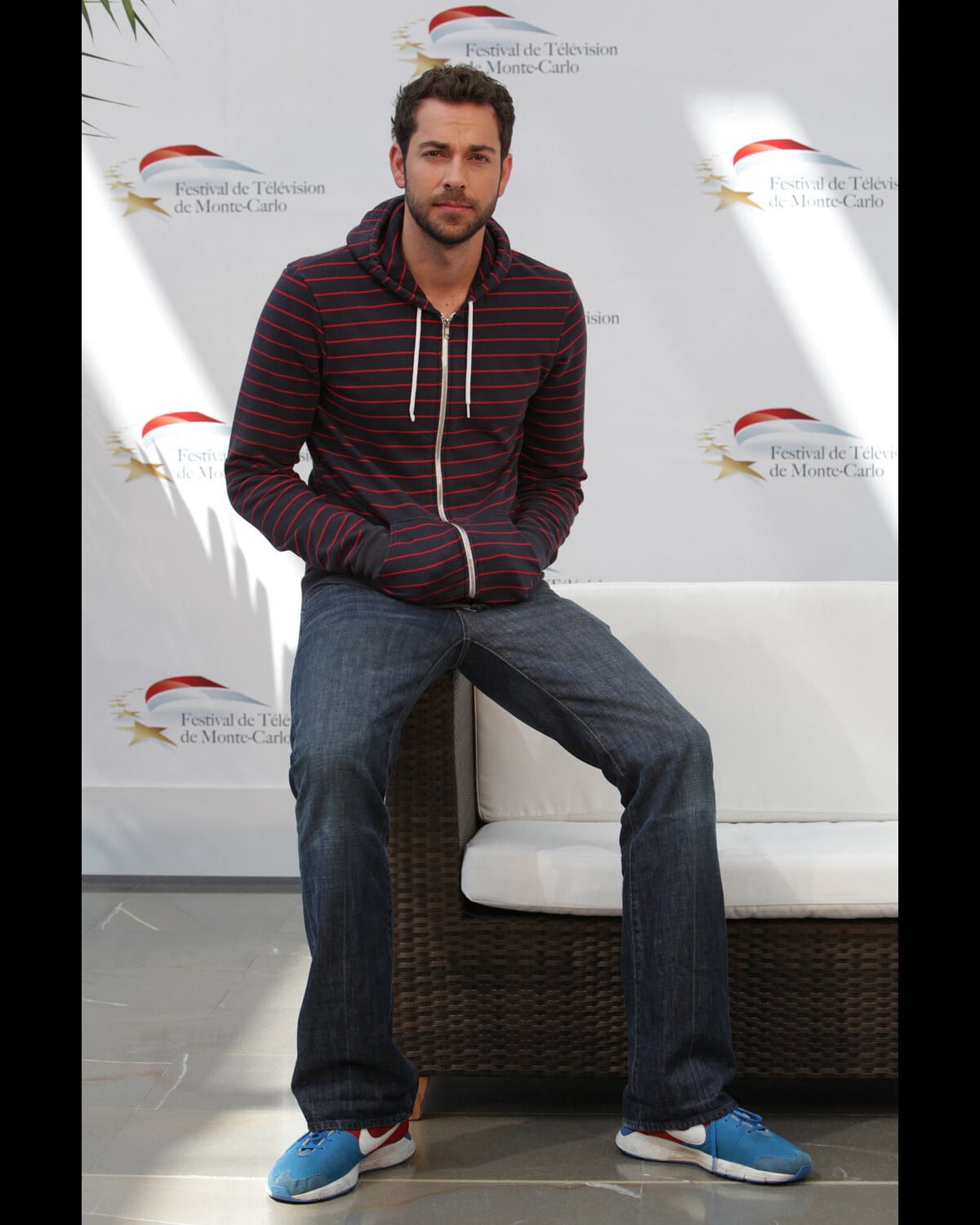 Photo : Le beau Zachary Levi, Chuck, au festival de Monte-Carlo (9 juin ...