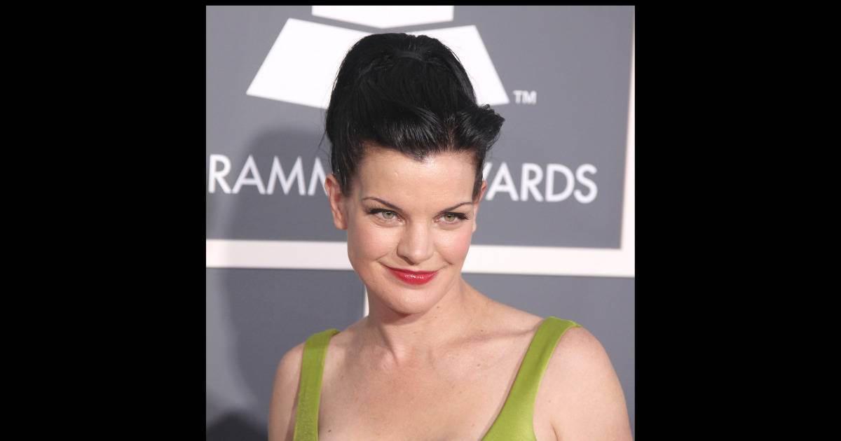 Pauley Perrette en février 2010 aux Grammy Awards à Los Angeles ...