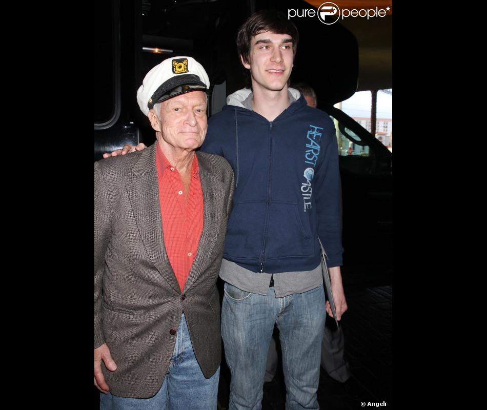 Hugh Hefner et son fils Marston Hefner lors de la fête d'anniversaire ...