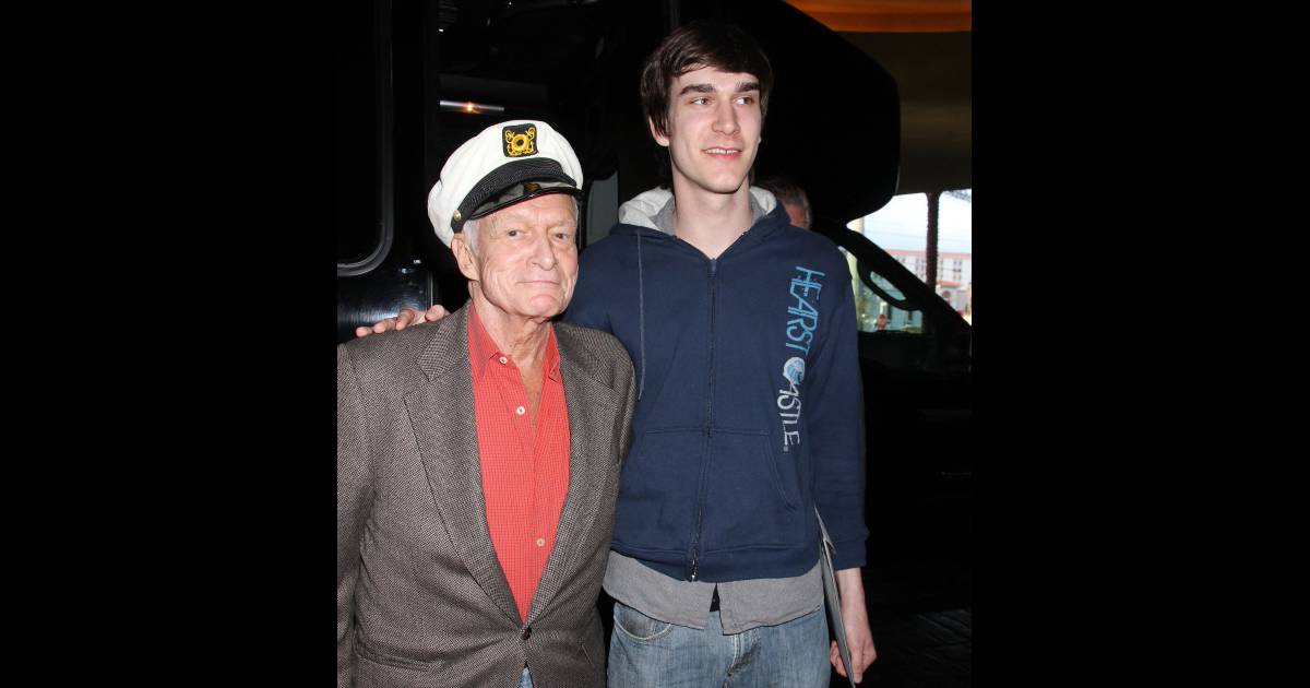 Hugh Hefner et son fils Marston Hefner lors de la fête d'anniversaire ...