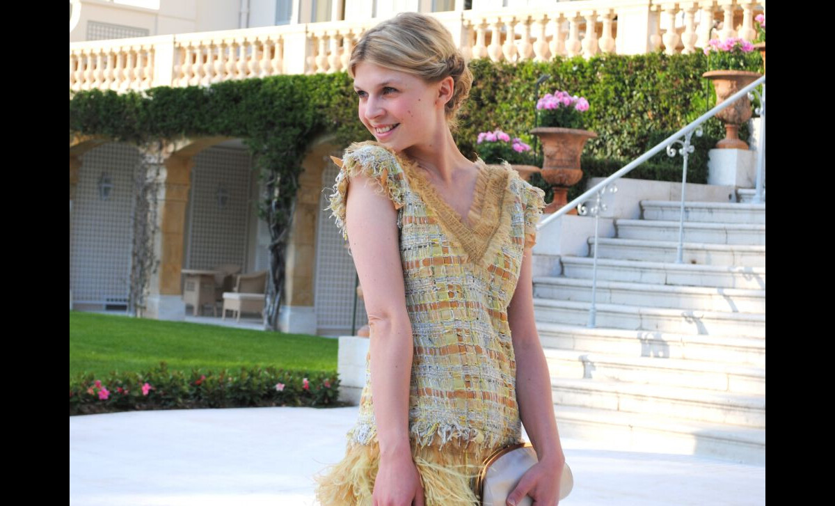 Photo : Clémence Poésy lors du défilé Chanel Cruise 2011 - Ode (Purepeople)