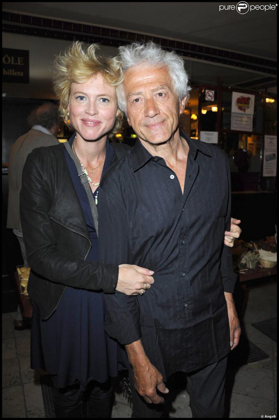 Jean-Luc Moreau et son épouse Mathilde Penin, enceinte, le 18 mai 2011 ...