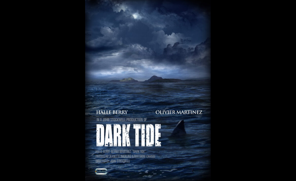 Photo : L'affiche du film Dark Tide - Purepeople