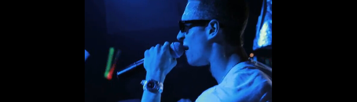 Photo : Chet Haze, le fils de Tom Hanks, chantant Another Chance lors d ...