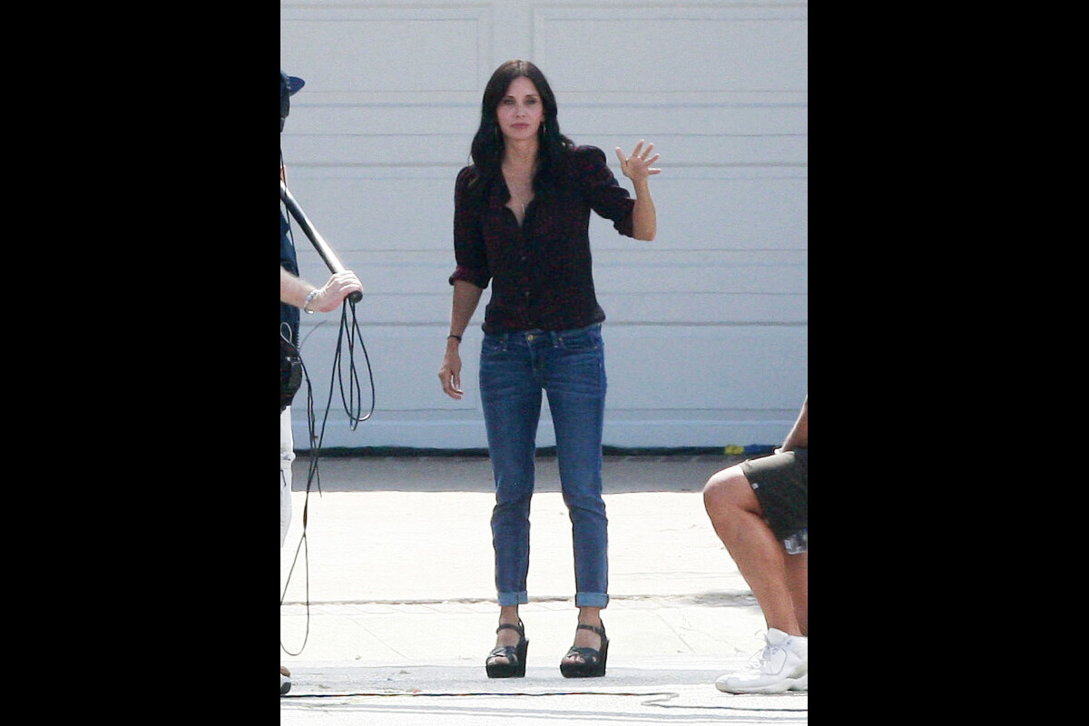 Photo : Courteney Cox sur le tournage de Cougar Town à Los Angeles ...