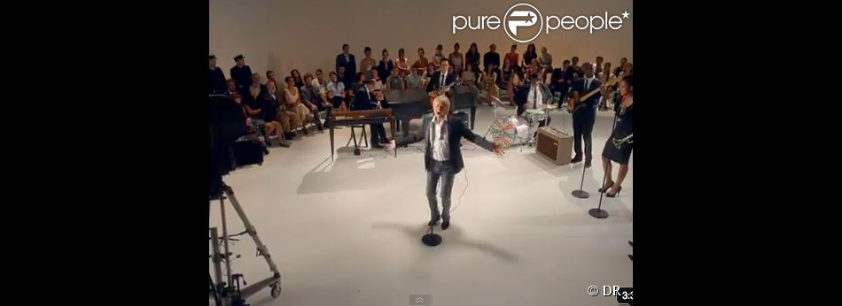 Dave en pleine danse dans le nouveau clip de Vanina - Purepeople