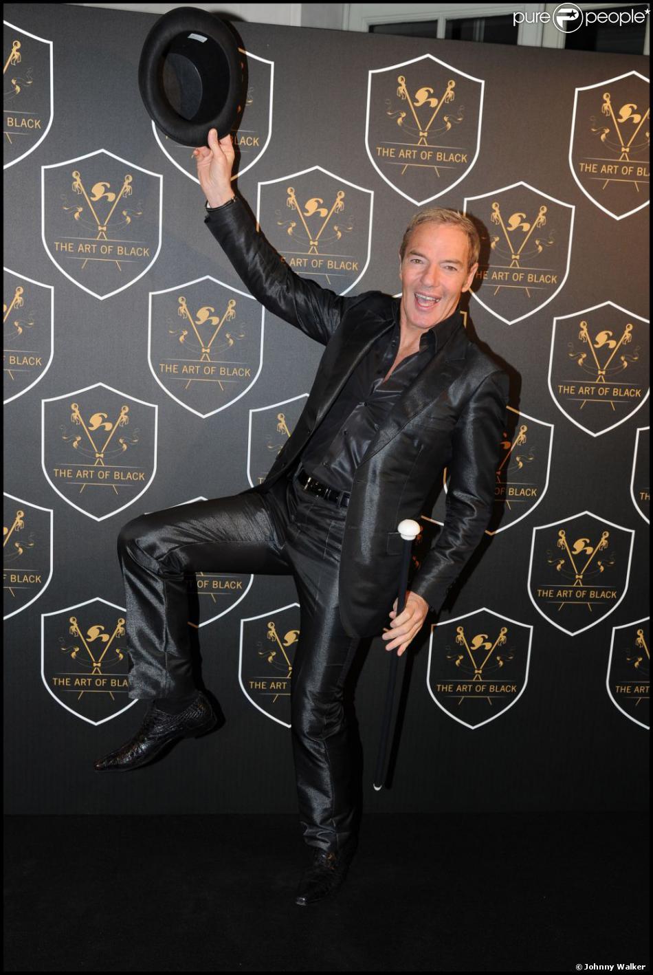 Tony Gomez à la grande soirée The Art of Black by Johnny Walker, à ...