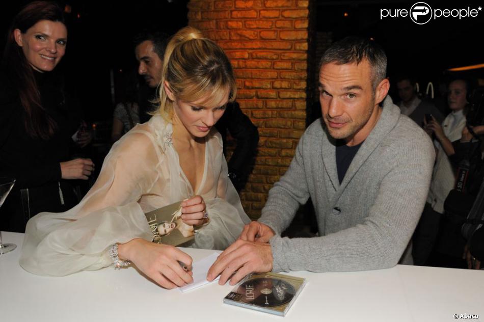 Lorie a livré une belle performance accoustique lors de son showcase au ...