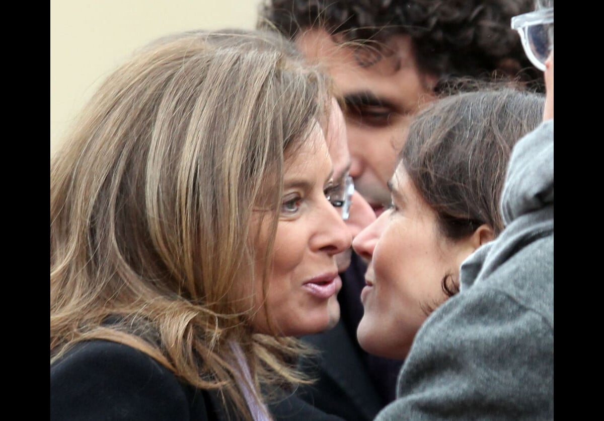 Photo : Valérie Trierweiler et Mazarine Pingeot lors des funérailles de ...