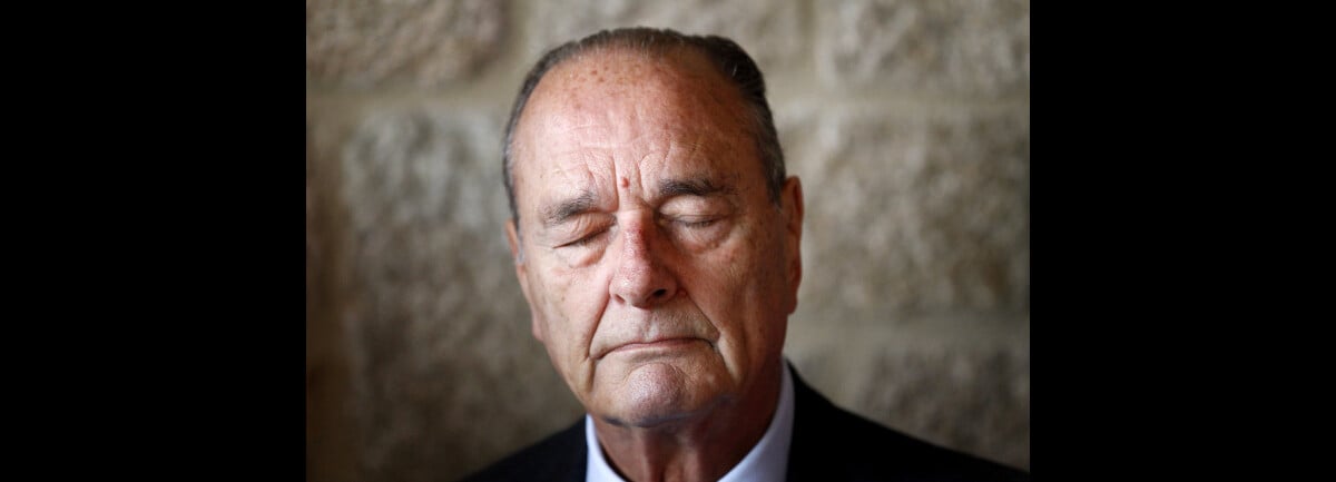 Photo : Jacques Chirac en décembre 2011 - Purepeople