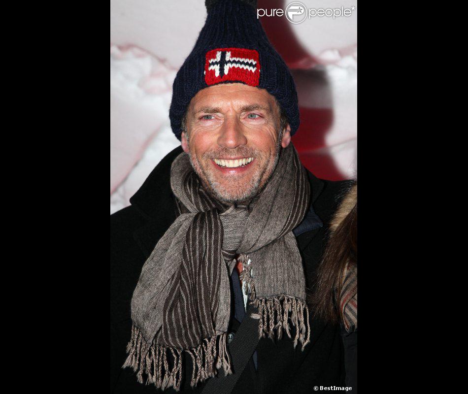 Stéphane Freiss lors d'une soirée montagnarde dans un igloo pendant le ...