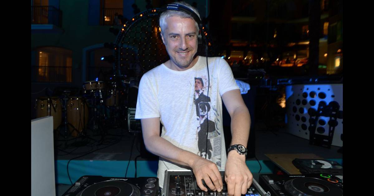 DJ Pompougnac à la soirée organisée par l'hôtel Byblos à St-Tropez, le ...