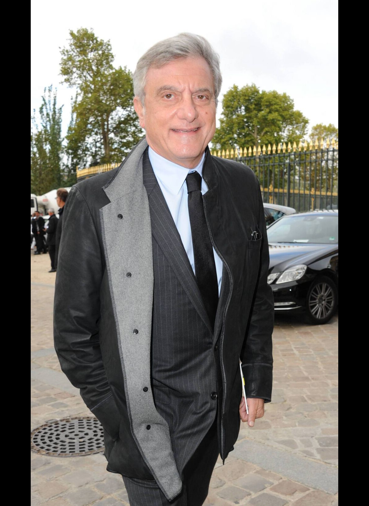 Photo : Sydney Toledano au défilé Louis Vuitton le 3 octobre 2012 à ...