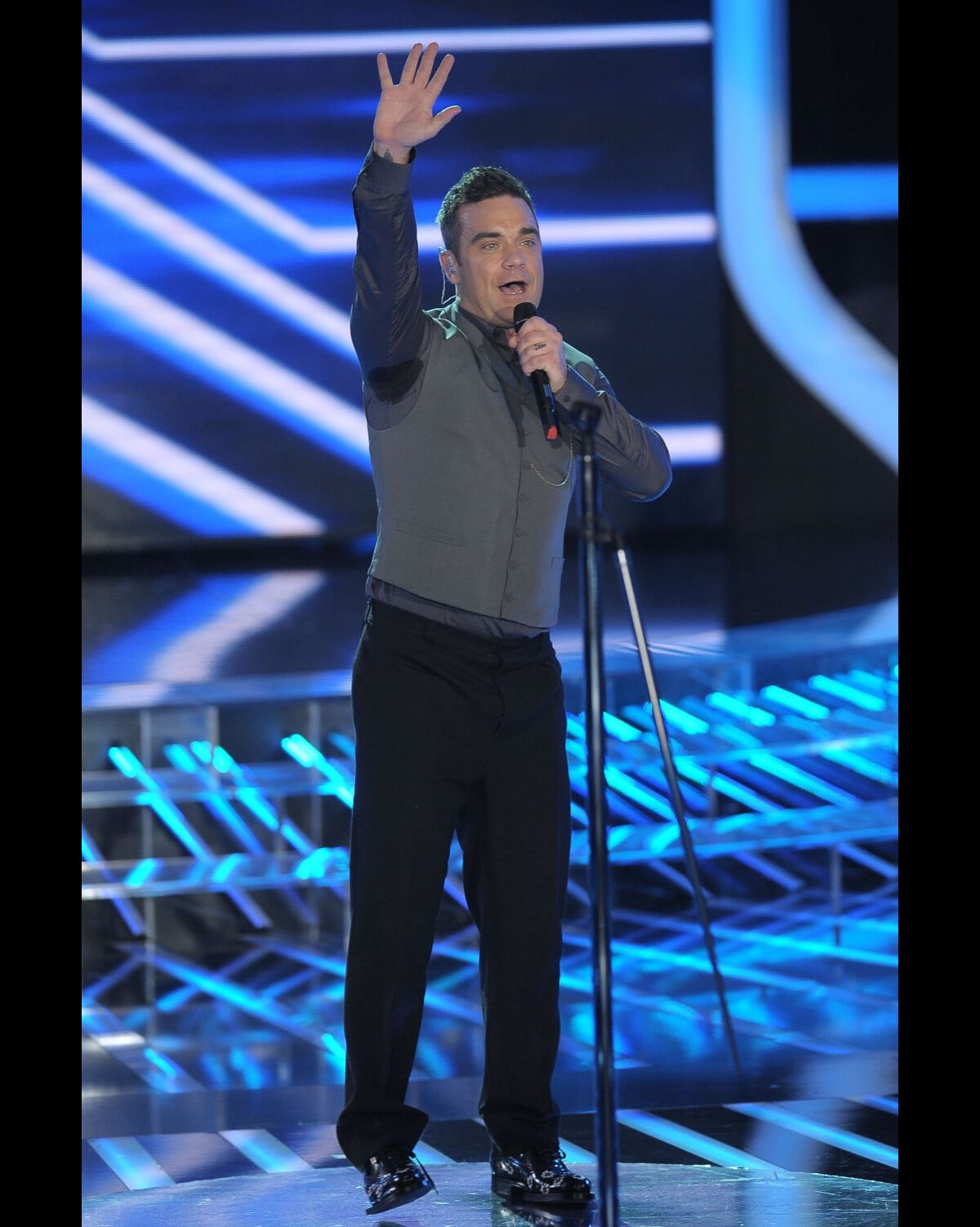 Photo : Robbie Williams sur le plateau X Factor à Milan le 18 octobre ...