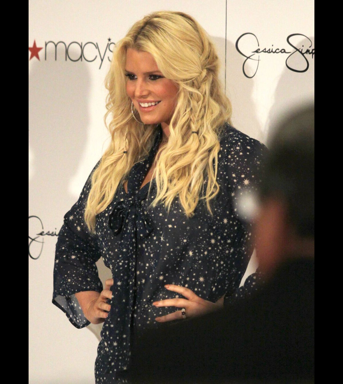 Photo : Jessica Simpson signe des autographes en Californie, le 10 ...