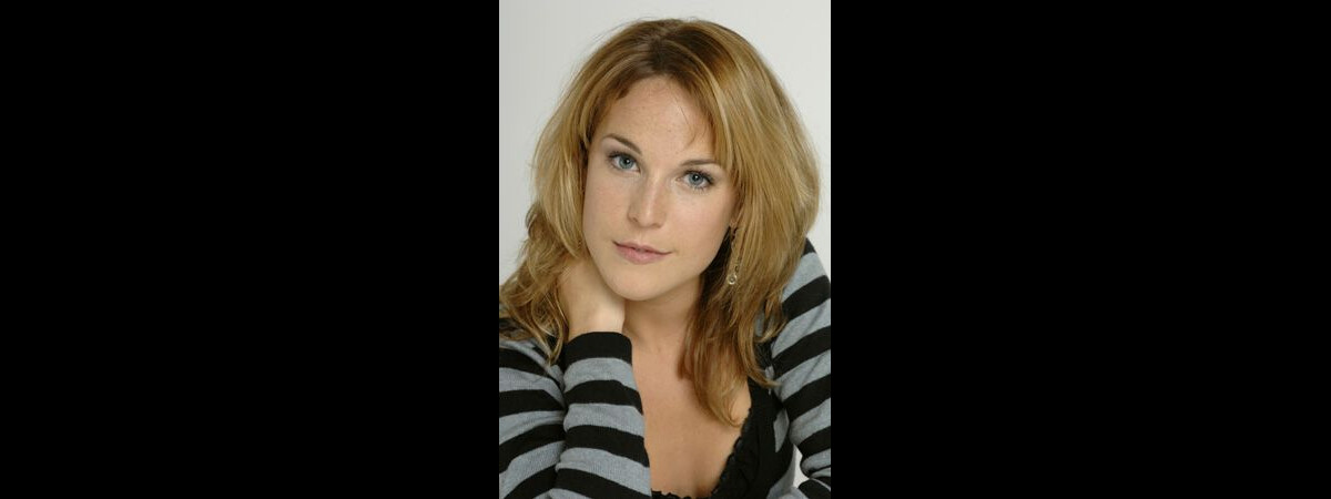 Photo : Aurélie Vaneck dans Plus Belle La Vie - Purepeople