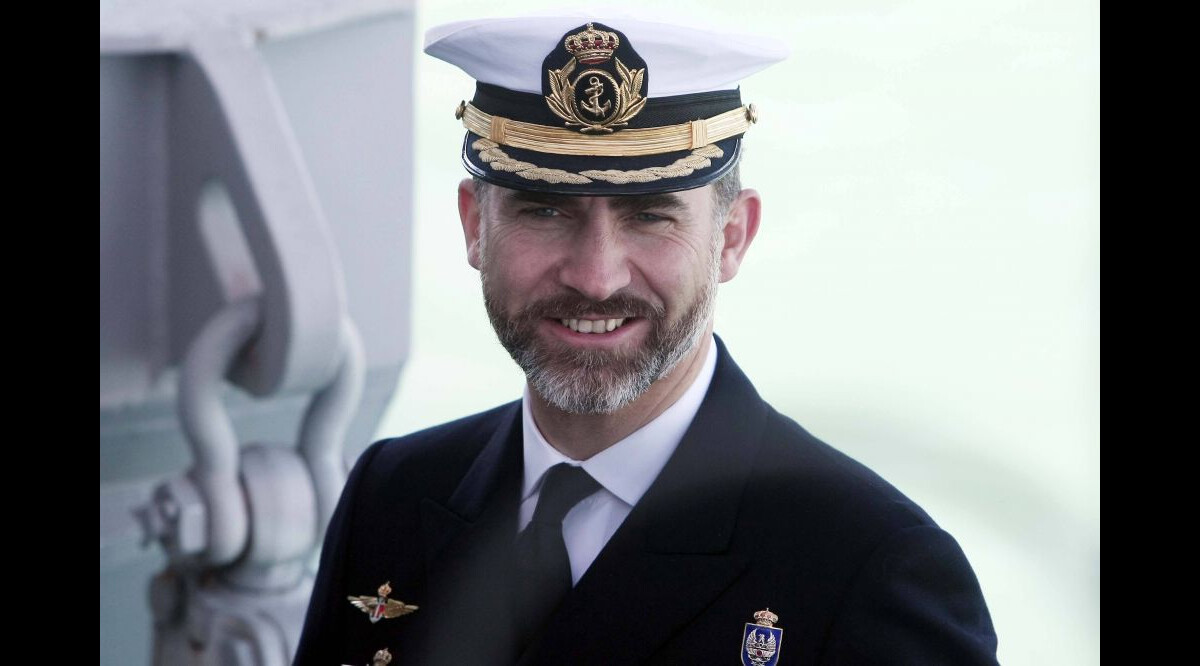 Photo : Felipe d'Espagne, dans son uniforme de capitaine de frégate ...