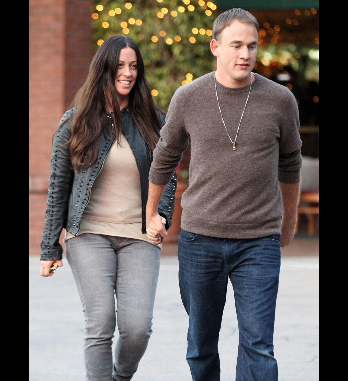 Photo : Alanis Morissette et son mari Mario Treadway quittent le ...