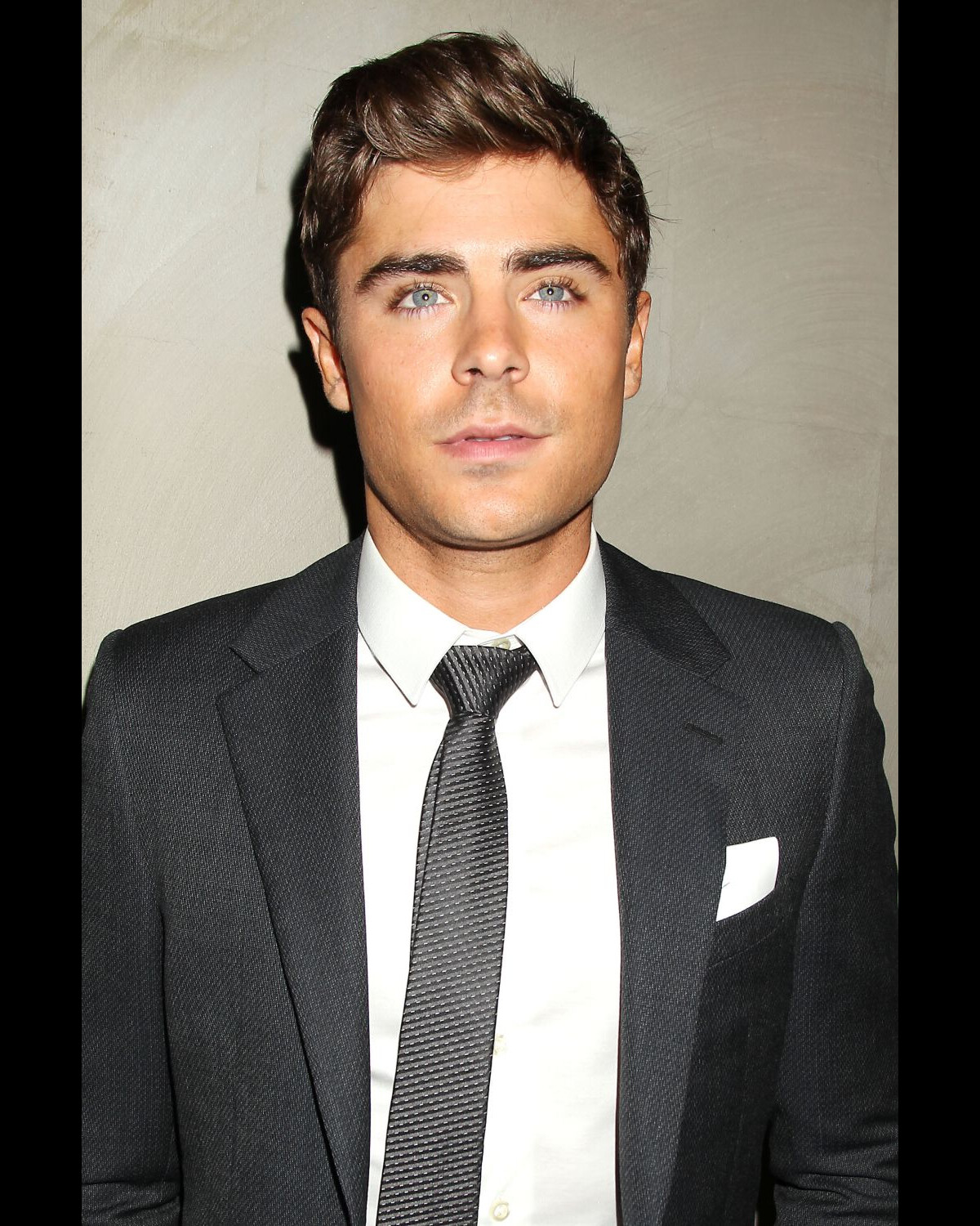 Photo : Zac Efron pose à la projection du film At Any Price à New York ...