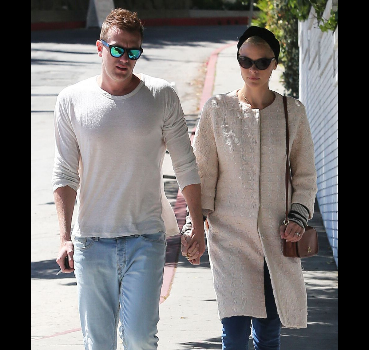 Photo : Jaime King et son mari Kyle Newman se promènent à West ...