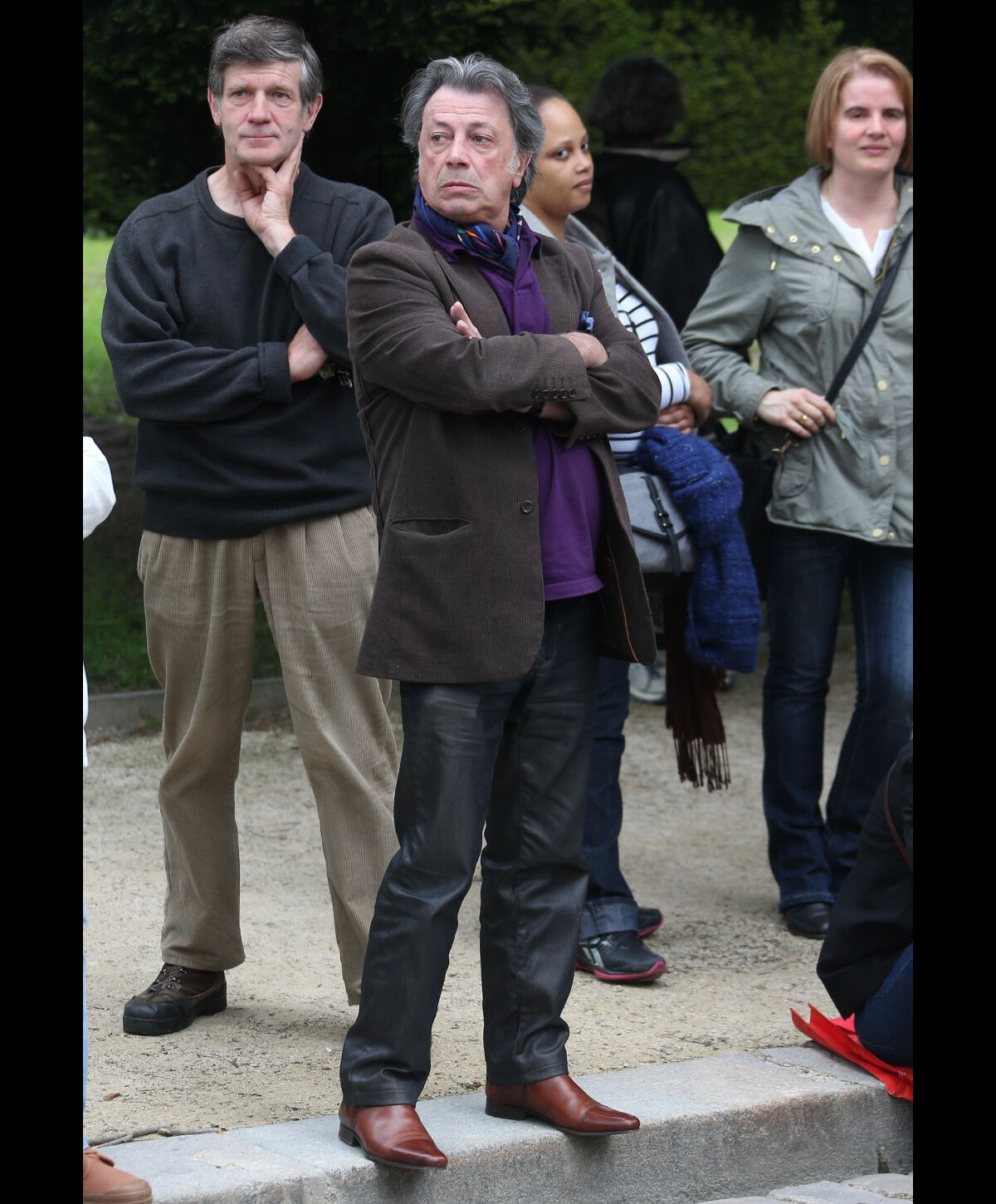Photo : Hervé Vilard - Obsèques de Georges Moustaki au Père-Lachaise à ...