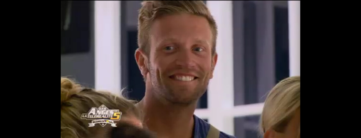 Photo : Benjamin dans Les Anges de la télé-réalité 5 le jeudi 30 mai ...