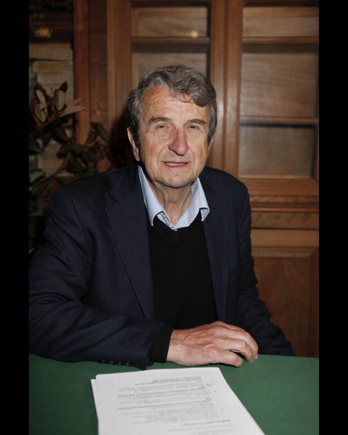 Photo : Philippe Rochot au Salon du livre de Verneuil-sur-Avre, le 9 ...
