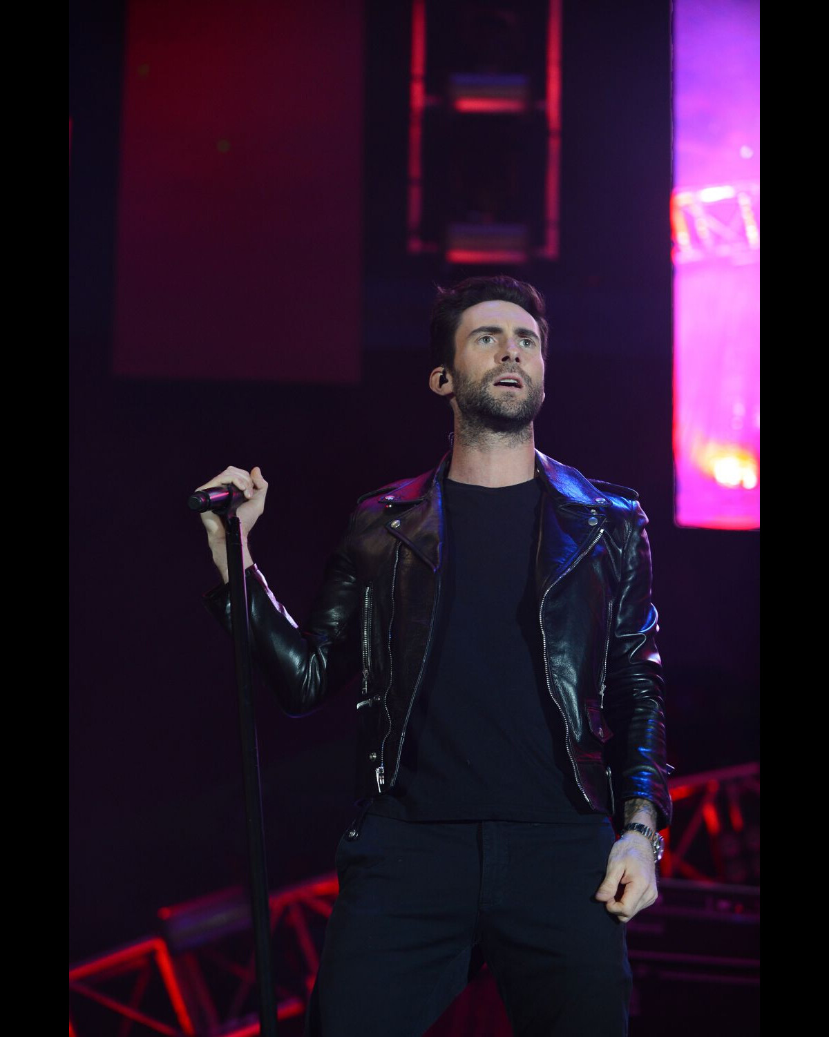 Photo : Adam Levine en concert à Carson, le 11 mai 2013. - Purepeople