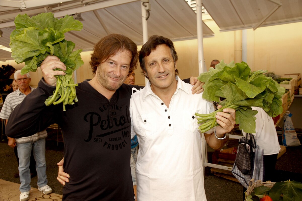 Photo : Didier Merigou et Michel La Rosa au marché de Beausoleil, lors ...