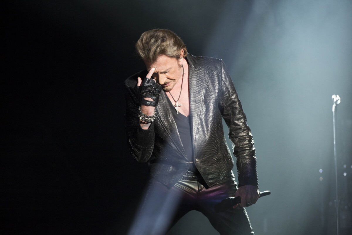 Photo : Exclusif - Johnny Hallyday en concert au Palais Omnisports de ...