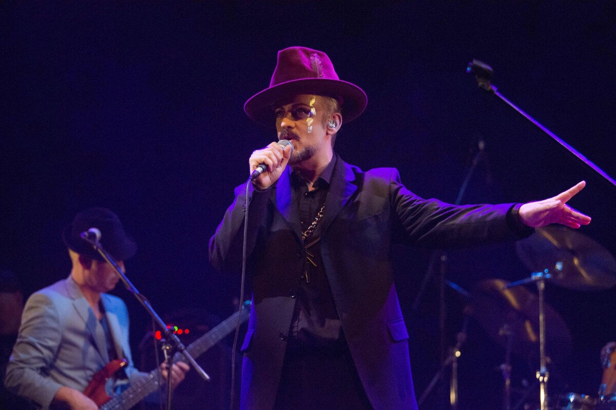 Photo : Boy George en concert à Manchester, le 3 novembre 2013 ...