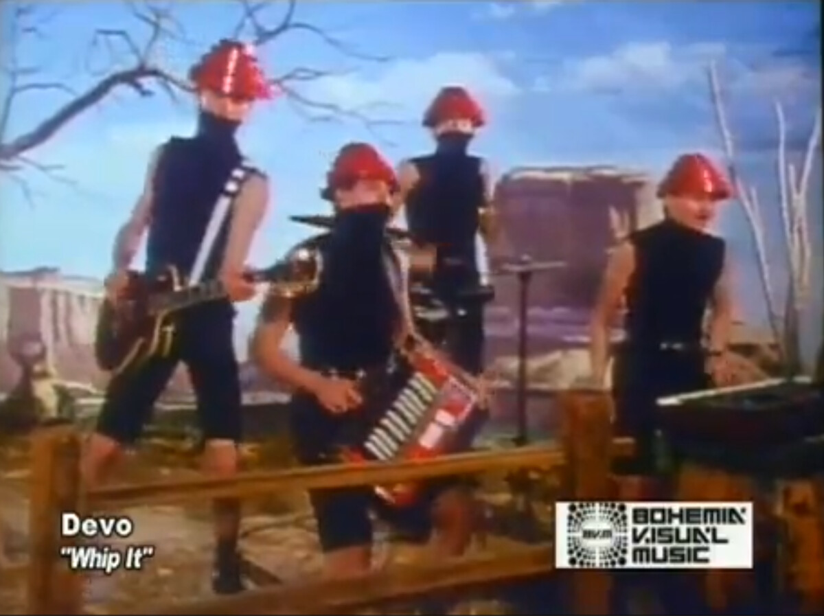 Vidéo : "Whip It" de Devo en 1980 - Purepeople
