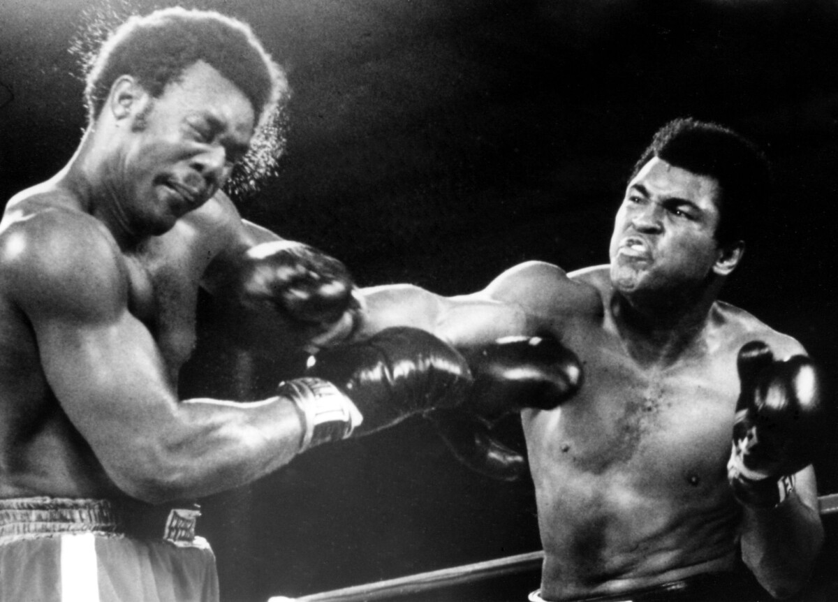 Photo : Mohamed Ali face à George Foreman lors de con championnat du ...