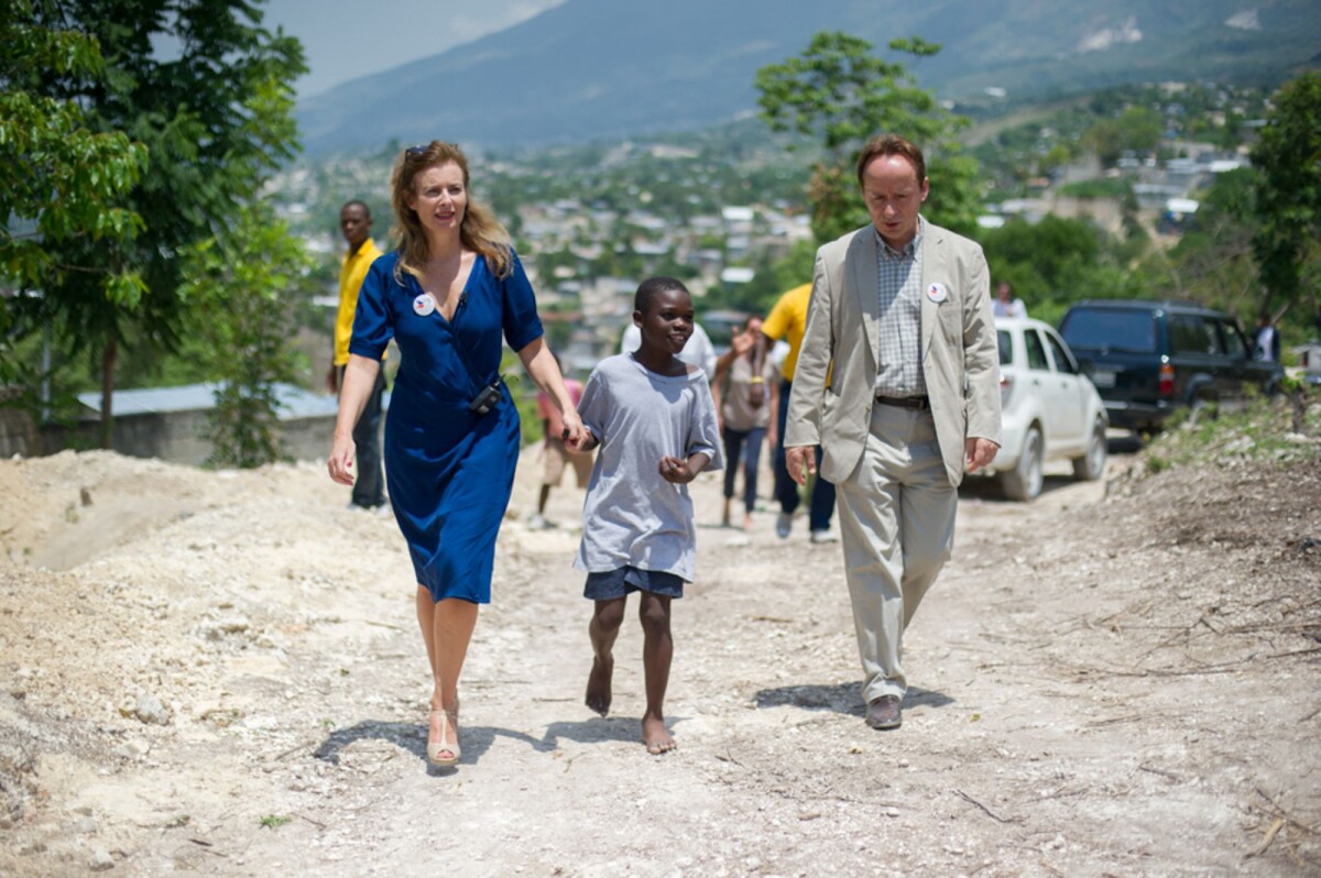 Photo : Valérie Trierweiler a visité, accompagnée par le Dr Ismail ...