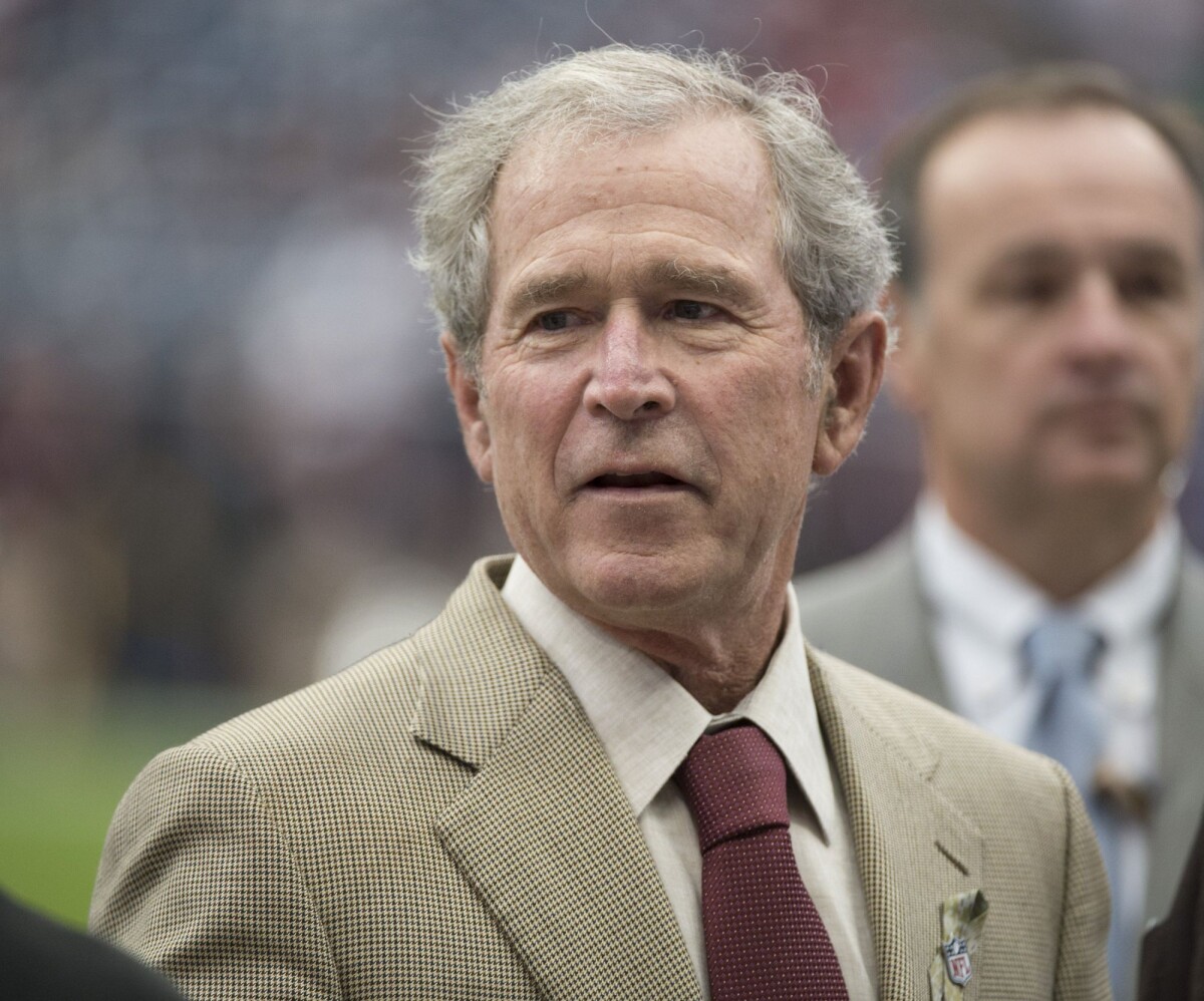 Photo : George W. Bush à Houston, le 17 novembre 2013. - Purepeople